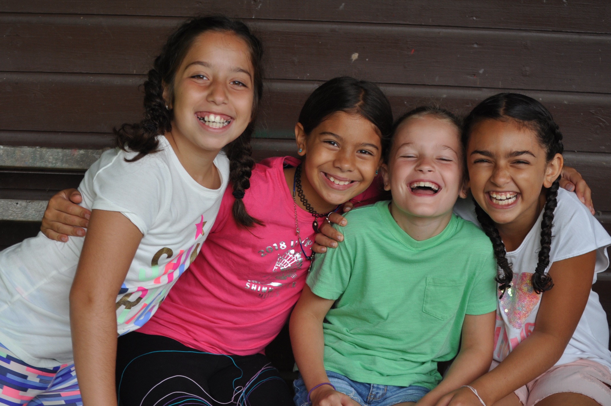 4 laughing girls – Camphilltop